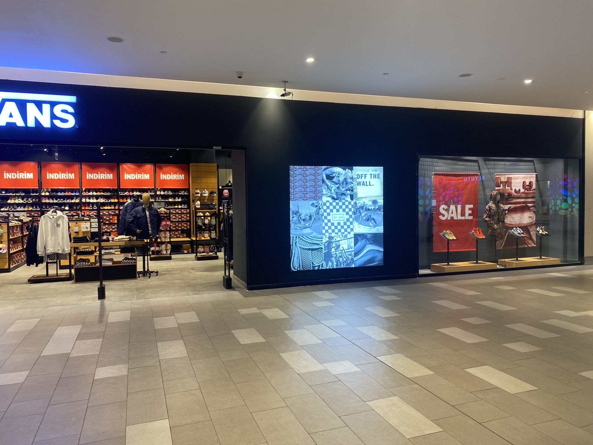 VANS Optimum AVM İstanbul » Zor Mimarlık